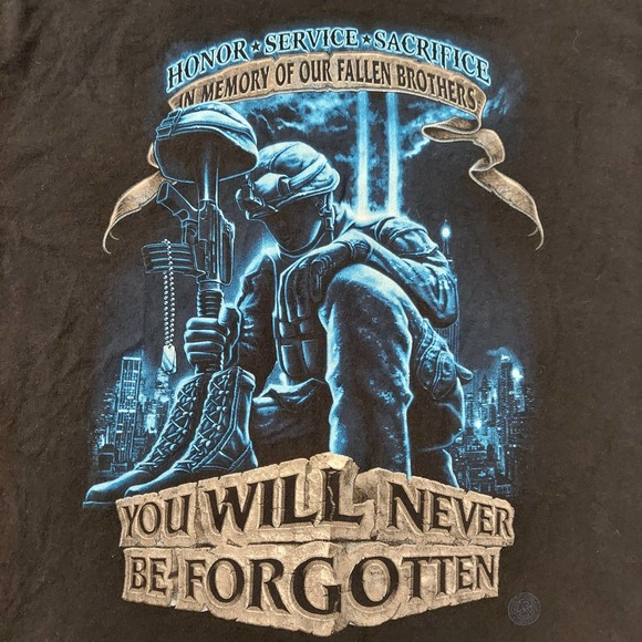 Gildan | Shirts | Graphic Tshirt Mens Large Military Never Be Forgotten ...
